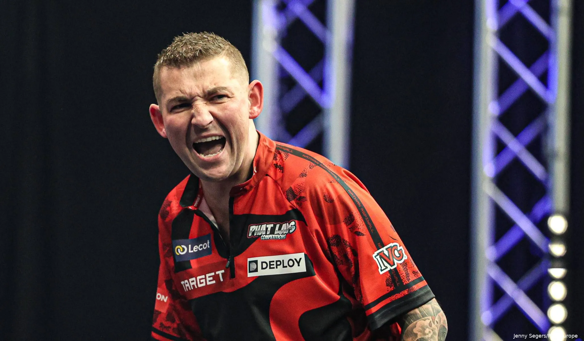 Nathan Aspinall verovert de eindzege op de European Darts Trophy na zege in finale tegen Ryan Joyce